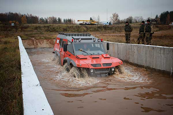 Get a Firsthand Look at the Avtoros Shaman 8WD All-Terrain Vehicle ...