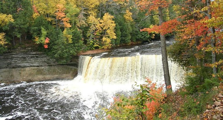Plan Your Autumn Camping Trip Around These Peak Fall Colors Dates