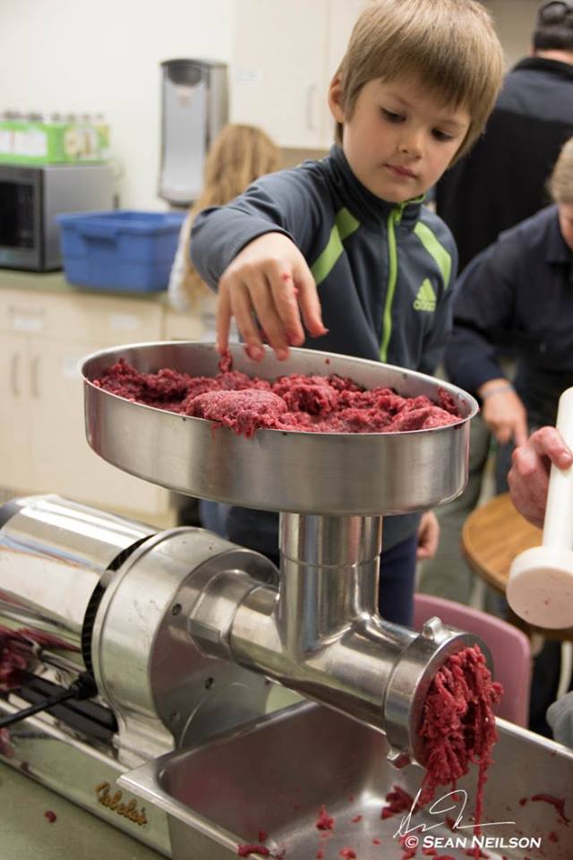 Kindergarteners and Grade Schoolers in Alaska Learn How to Butcher a ...