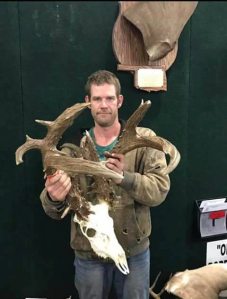 Giant Six Point Oklahoma Whitetail Scores 214 Inches - Wide Open Spaces