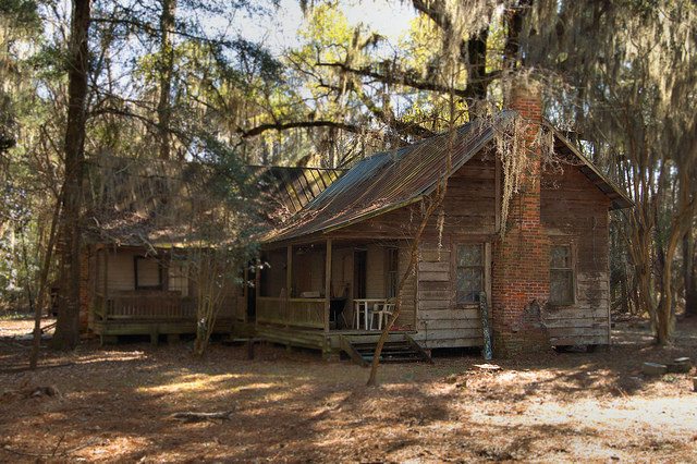 5 Incredible Log Cabins We Would All Love to Retire In - Wide Open Spaces