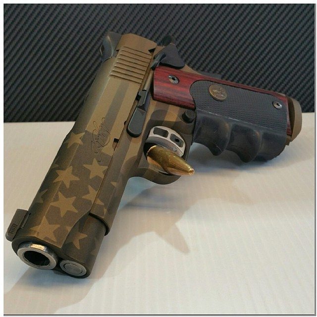 8.5 Intensely Patriotic Custom Guns That Make 'Merica Proud