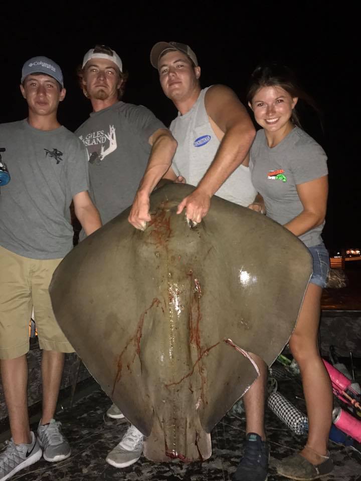 Here's What 95 Pounds of Bow-Fished Stingray Looks Like - Wide Open Spaces