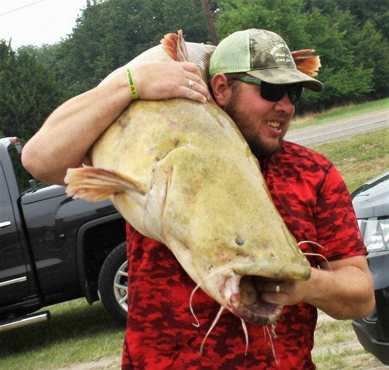 Enormous New National Hand Fishing Record Catfish Caught in a Texas ...