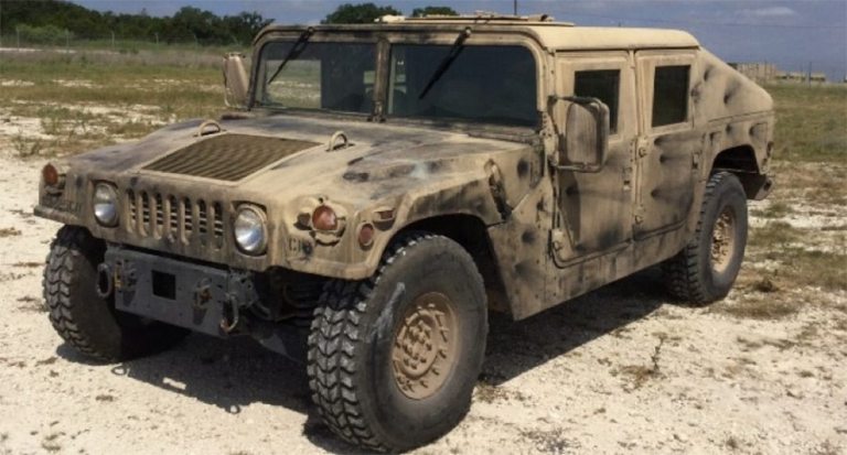 Infographic: Oshkosh JLTV and AM General Humvee Go Head-to-Head - Wide ...