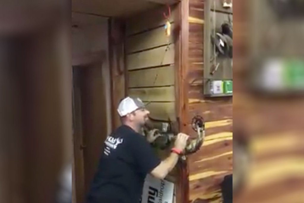 Tiny 58-Pound Sling Bow Is a Lot Tougher Than It Looks - Wide Open Spaces