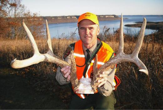 #WhitetailWednesday: Feast Your Eyes on 5 of the Biggest 8-Point Bucks ...