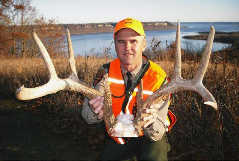 #WhitetailWednesday: Feast Your Eyes on 5 of the Biggest 8-Point Bucks ...