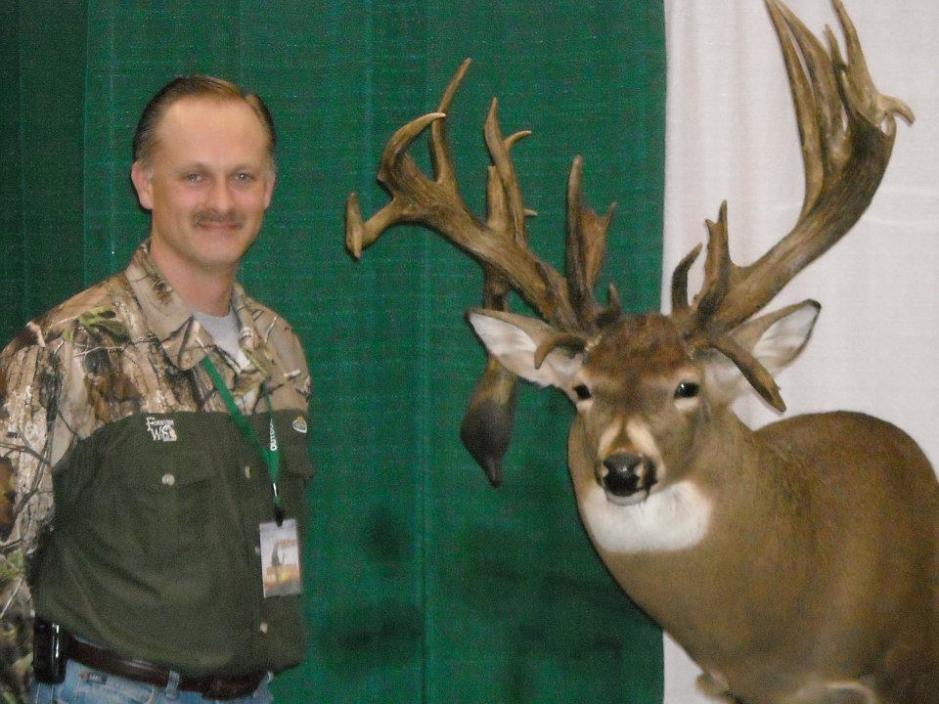 #WhitetailWednesday: 8 of the Coolest Drop-Tine Bucks Ever - Wide Open ...
