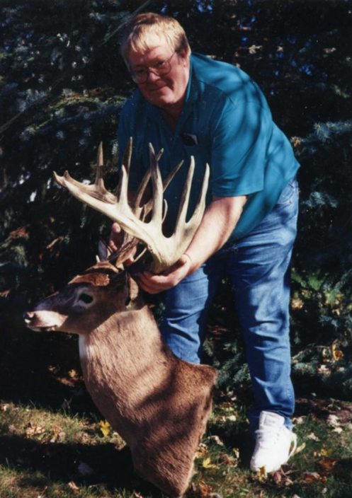 #WhitetailWednesday: 6 Bucks With Narrow Spreads That Still Made the ...