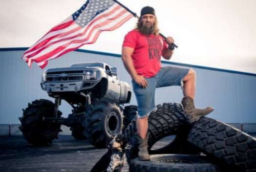 Diesel Brothers: Don't Be the Guy Who Parks in Front of the Diesel Pump