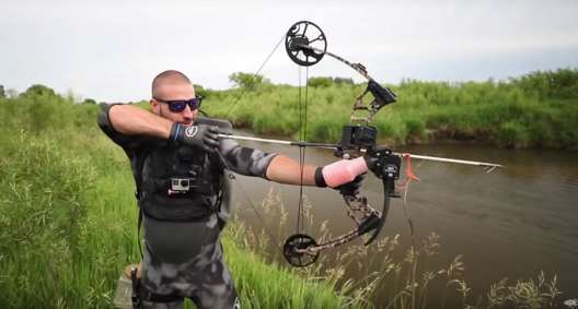 Video: Brandon Jordan Smokes a Carp on His First Bowfishing Trip Ever ...