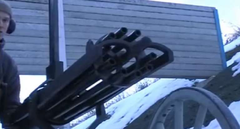 Man Puts Belt-Fed Shotgun to the Test - Wide Open Spaces