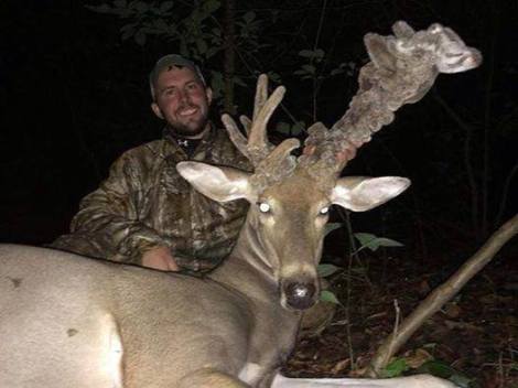 #WhitetailWednesday: 8 of the Strangest Deer Deformities Ever