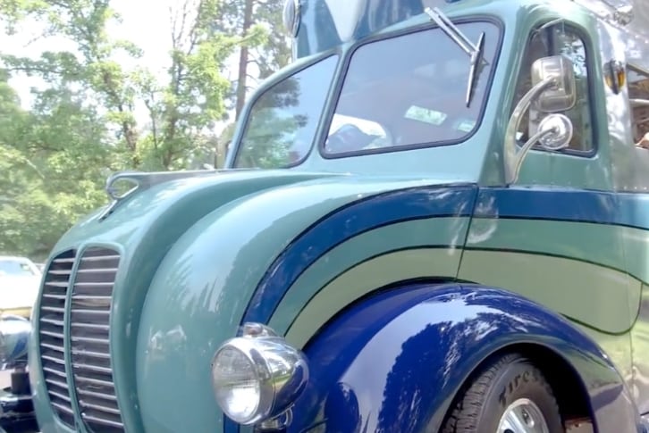 Check Out This Awesome Double Decker Vehicle Sculpture - Wide Open Spaces