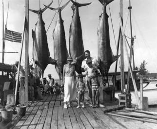 20 Awesome Hunting and Fishing Photos of Ernest Hemingway - Wide Open ...