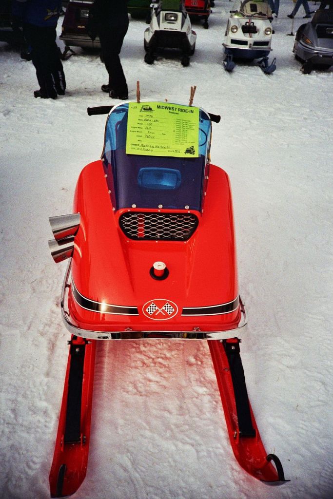 Check Out These 25 Photos of Awesome Vintage Snowmobiles - Wide Open Spaces