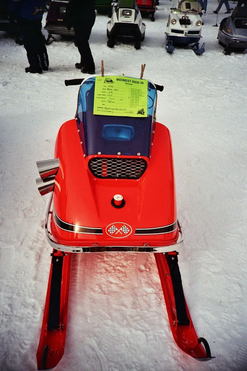 Check Out These 25 Photos of Awesome Vintage Snowmobiles - Wide Open Spaces