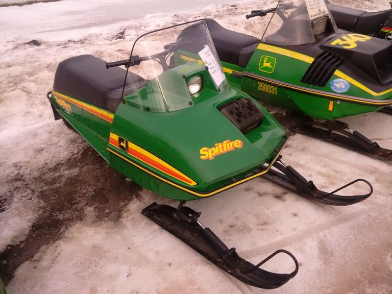 Check Out These 25 Photos of Awesome Vintage Snowmobiles - Wide Open Spaces