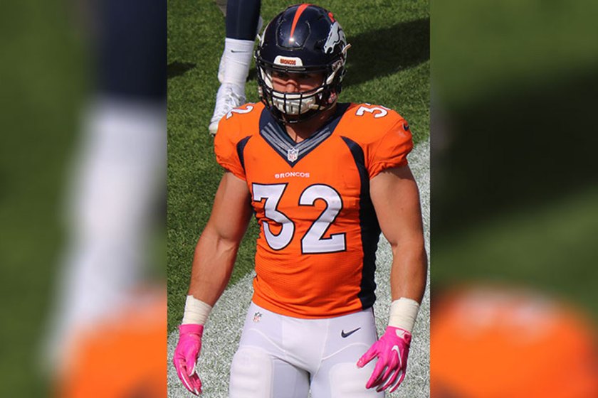 NFL Fullback Spends All His Money on Busch Light, Chew and Hunting Gear ...