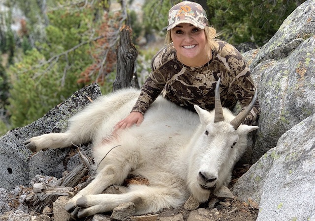The Story of How Alyssa Nitschelm Bagged an Oregon Mountain Goat on Her ...