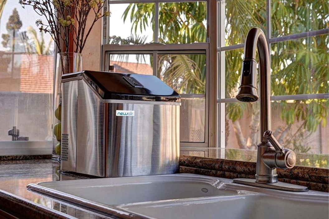 Best Portable Ice Makers: 6 Best of 2022 for RVs + Why They're Worth It ...