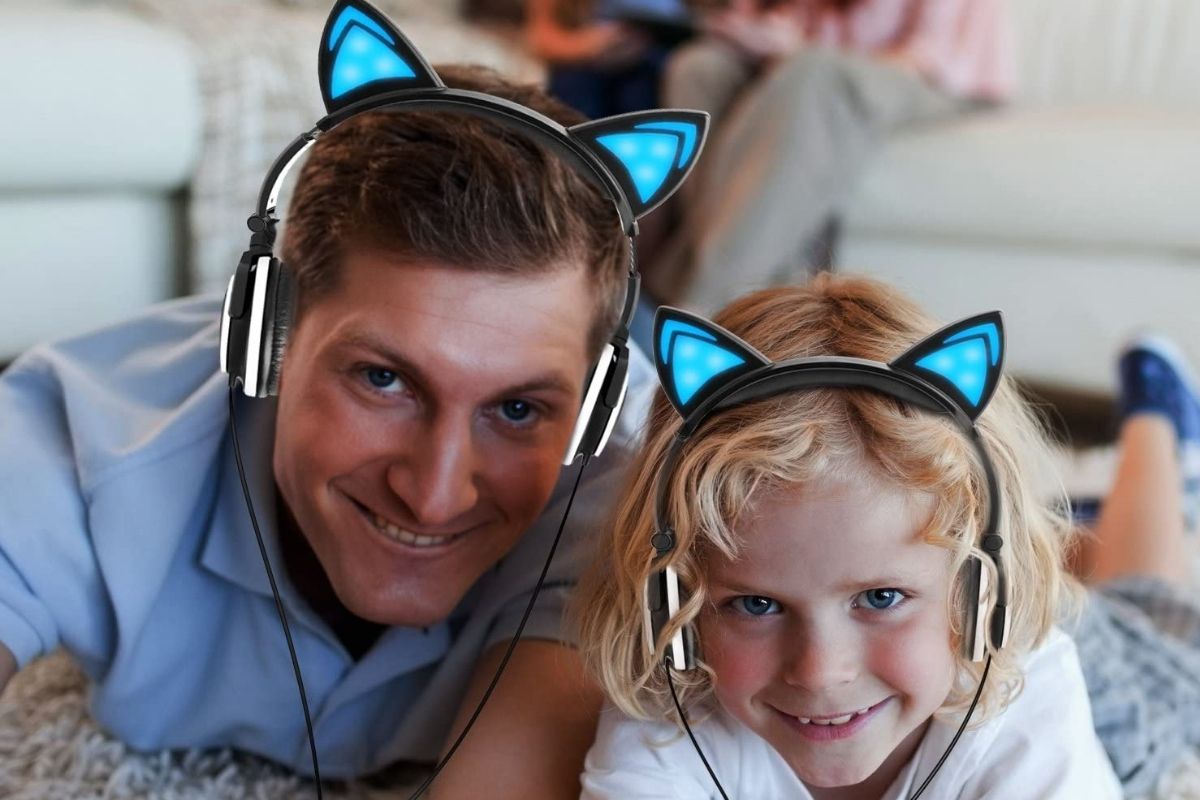 15 Best Cat Ear Headphones of 2021 for Cat Lovers (Wired + Bluetooth)
