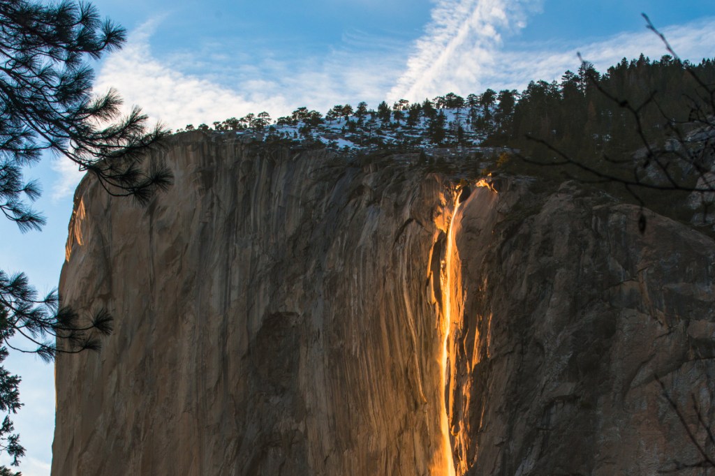 Yosemite Firefall: The Spectacular Natural Phenomenon That Only Happens ...