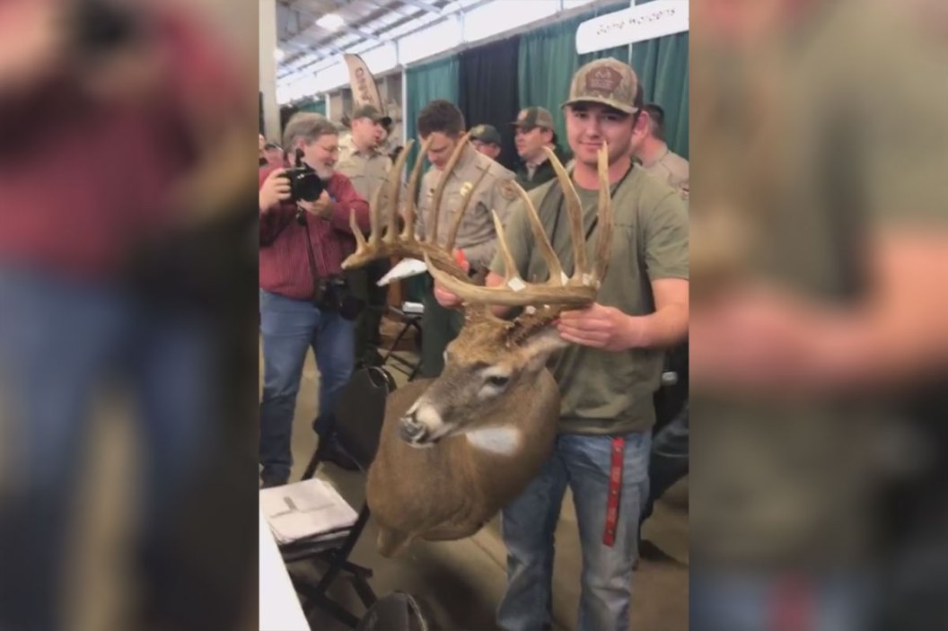 Giant Six Point Oklahoma Whitetail Scores 214 Inches - Wide Open Spaces