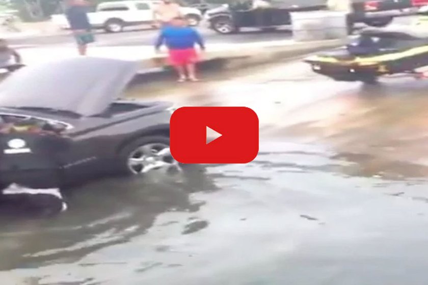 Driver's Hilarious Struggle to Back Up a Trailer Captured at Texas Boat ...