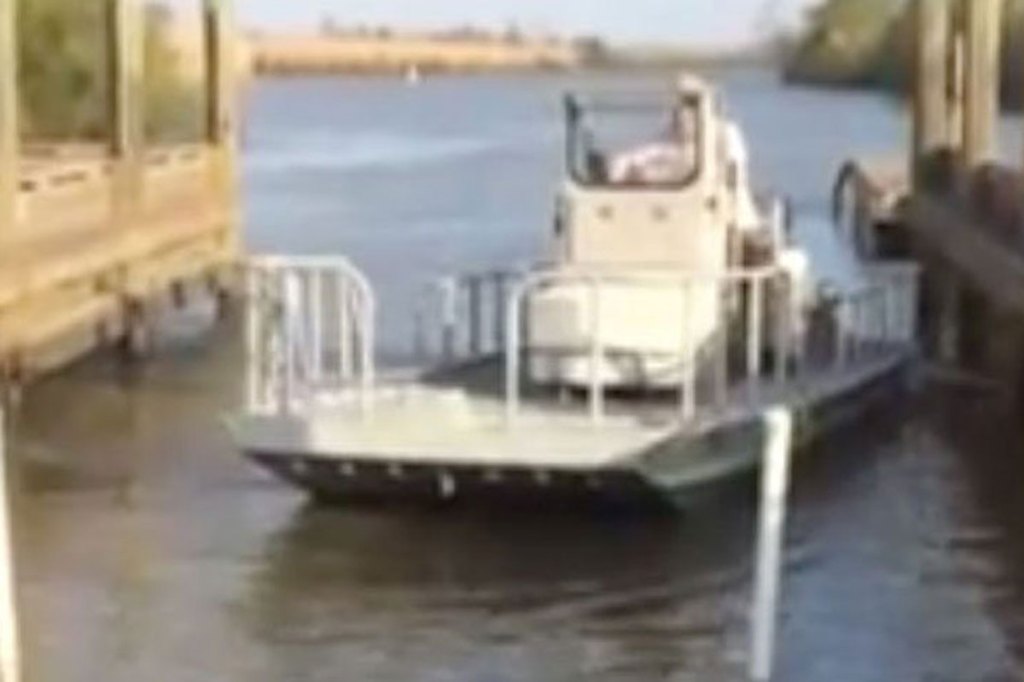 Fastest Pontoon Boat in the World Reaches a Blistering 114 MPH - Wide ...