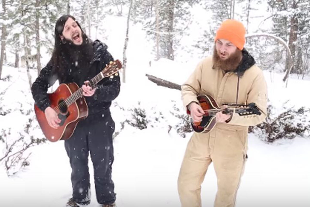 Colorado Wolves Add Backup Vocals for Folk Band - Wide Open Spaces