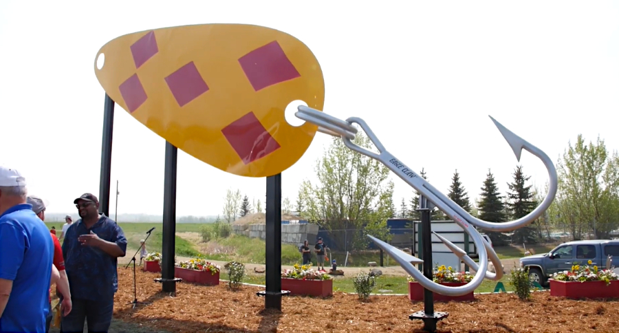 World's Largest Fishing Lure Officially Certified as a Record - Wide ...