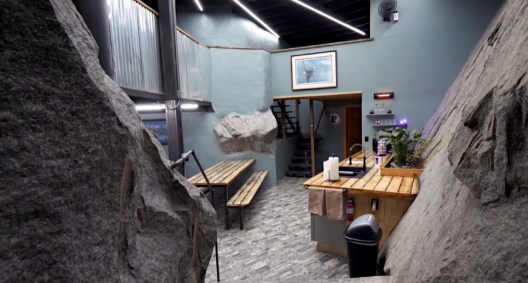 Man Builds Amazing and Cozy Cave Home in the Mountains of Washington ...