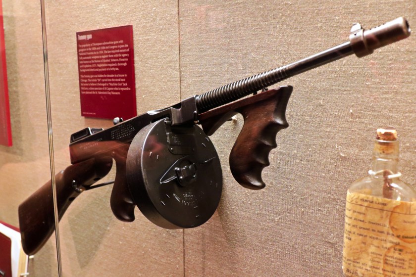 The Thompson Submachine Gun: From Mobsters to Wartime Legend - Wide ...