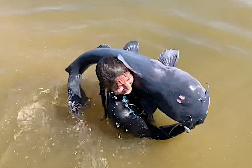 Hannah Barron Noodles Up 40-Pound Flathead and 60-Pound Blue Catfish in ...