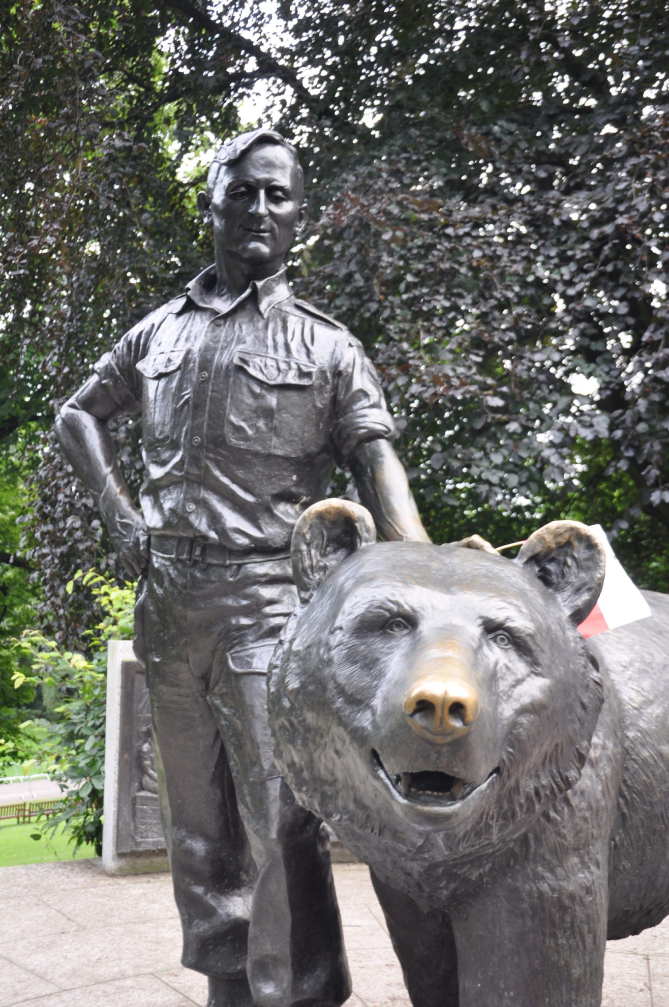Wojtek the Bear: The Hero Bruin That Served in World War II - Wide Open ...