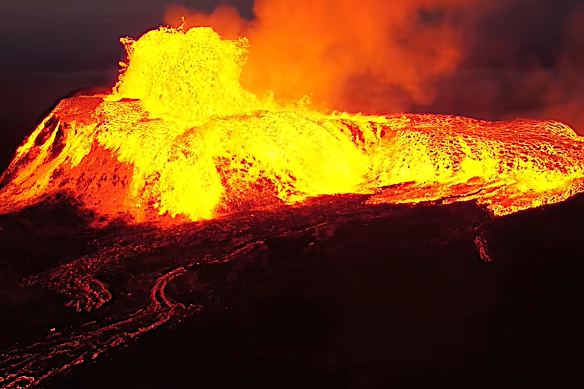 Volcanic Crater Violently Erupts, Covering Whole Mountain in Lava ...