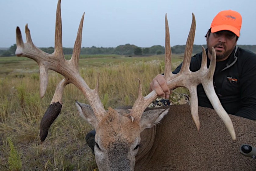 Bowhunter Smokes a 200-inch Kansas Drop Tine Buck - Wide Open Spaces