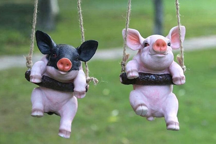Swinging Garden Pig Statue: These Piggies Swing During Windy Days!