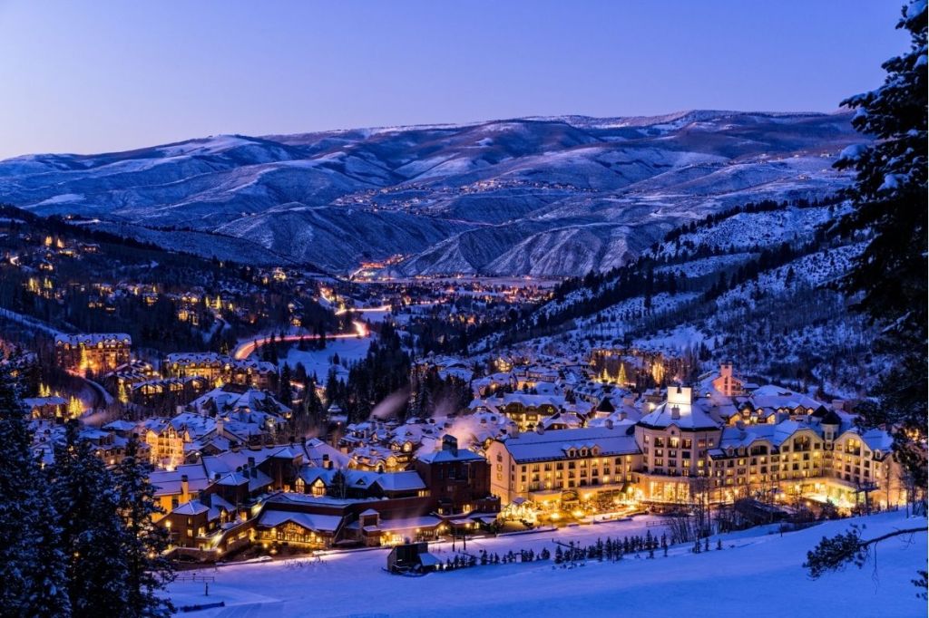 7 Best Winter Resorts for Romantic Getaways or Relaxing Family Outings