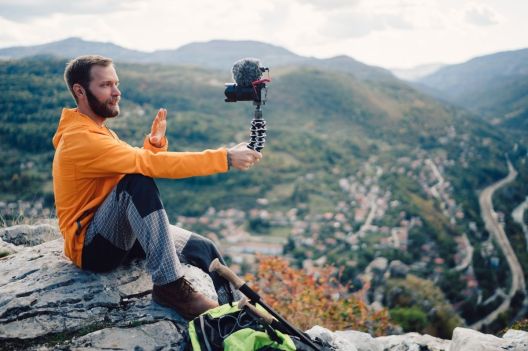 3 Best Vlogging Kits of 2022 for Beginner, Intermediate, & Pro Vloggers