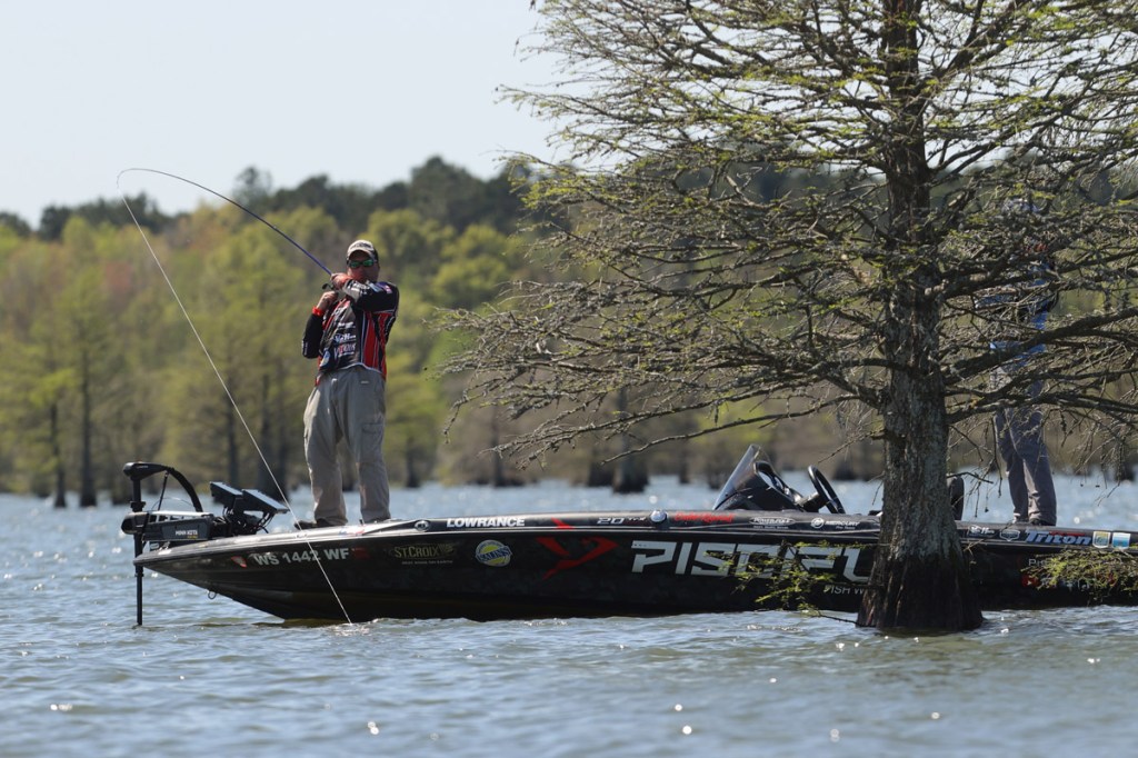 Clutch Catch Leads Drew Cook to Convincing Elite Win at Santee-Cooper ...