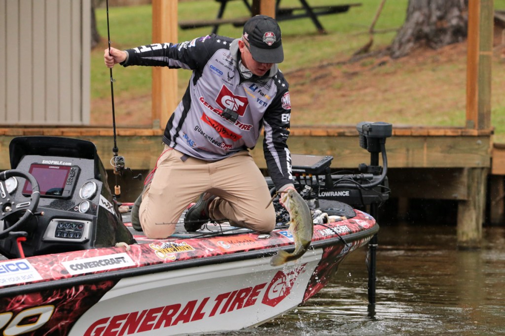 Ott Defoe Claims Heavy Hitters Victory on Palestine - Wide Open Spaces