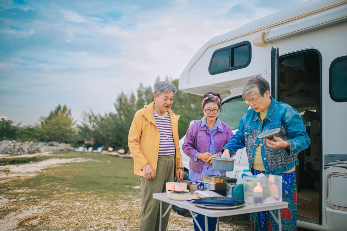 Van Life Meals: 5 Easy & Tasty Camping Recipes