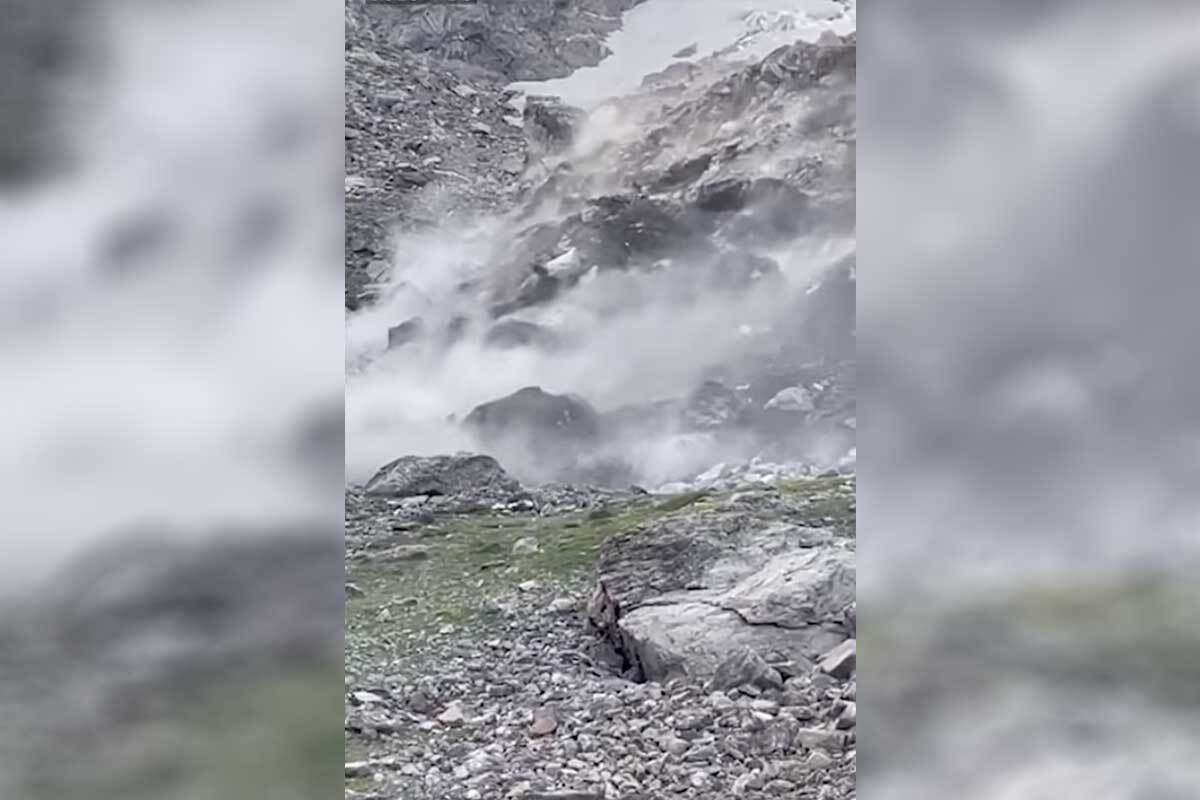 Rocky Mountain National Park Rockslide Filmed By Climbers