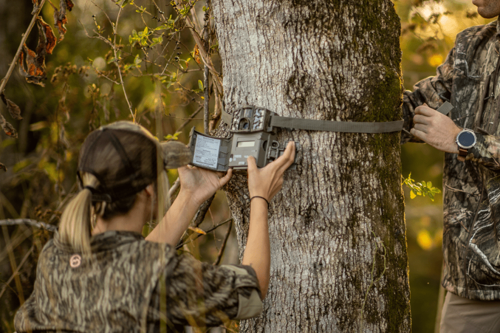 5 Best SD Card Readers for Trail Cams - Wide Open Spaces