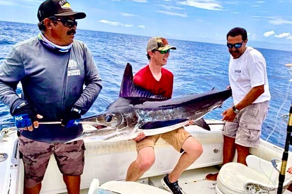 5 Amazing True Sea Survival Stories Where People Defied the Odds