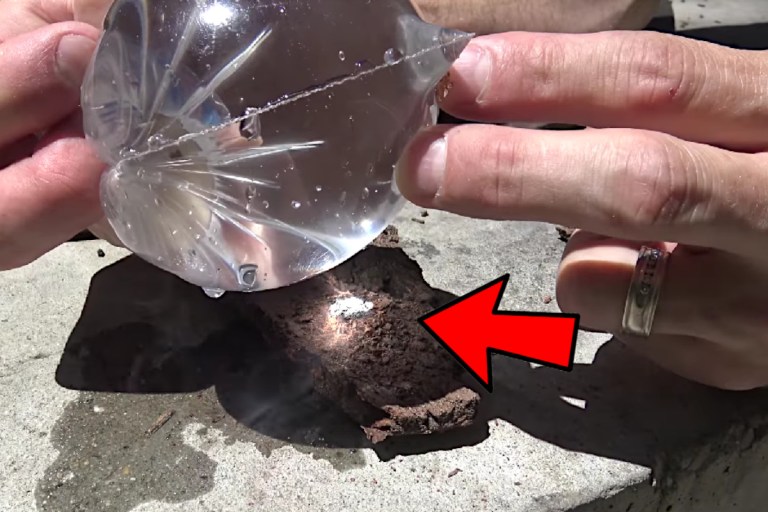 How To Use a Sandwich Bag as an Emergency Fire Starter
