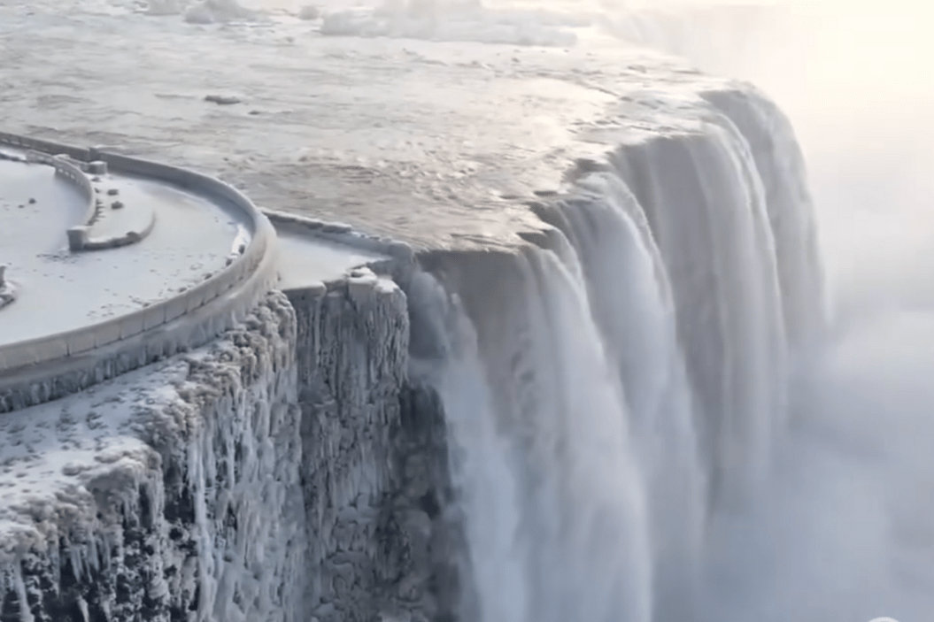 Niagara Falls Becomes a Stunning Wonderland After Snowfall